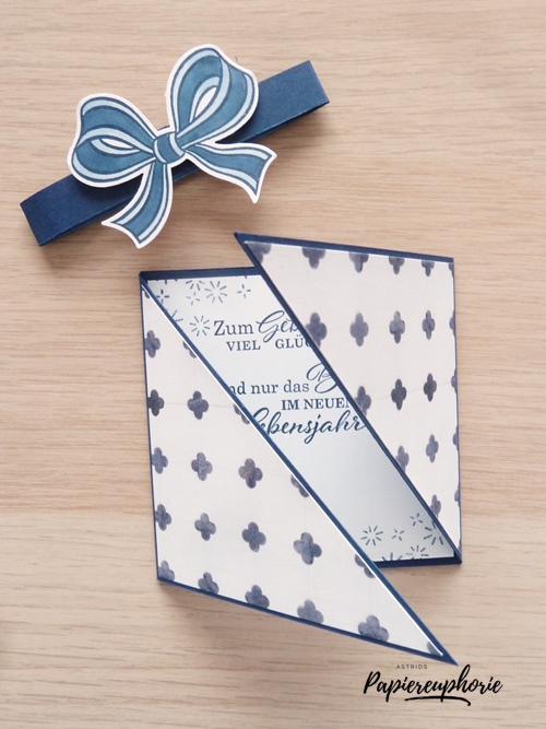 Fancy Folds Square Fold Card - Astrids Papiereuphorie